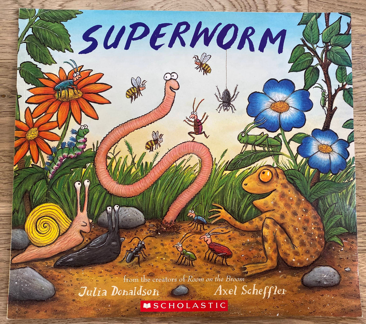 Superworm - Julia Donaldson, Axel Scheffler – Wolf Pup Brigade